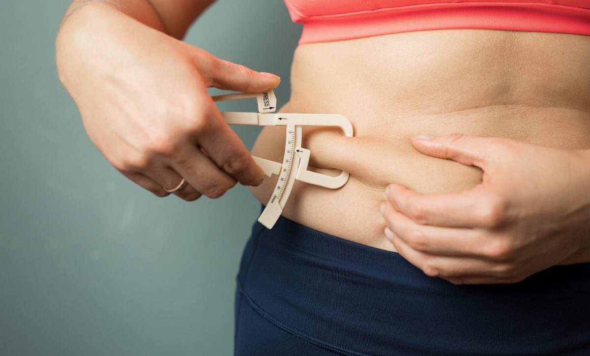 Comment mesurer sa masse graisseuse avec une pince à pli cutané - Eatvice